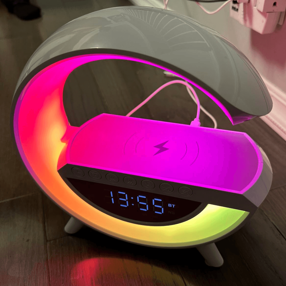 Lampă LED Cu Ceas, Boxă Cu Bluetooth Și Încărcător Wireless – OferteTOP.ro